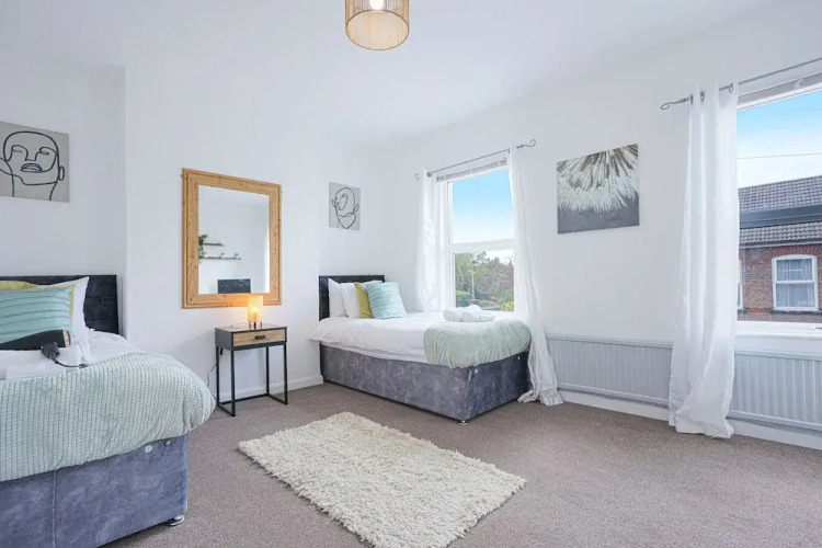 Remarkable 5-bed House In Luton - King's Lynn