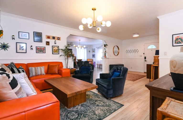 Immaculate 3bdr Private Bungalow, Walk To Beach! - Long Beach, CA