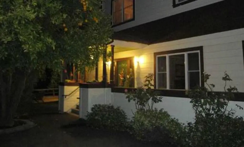 Cinnamon Bear Creekside Inn - Sonoma, CA