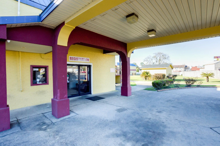 Oyo Hotel Pensacola I-10 & Hwy 29 - Pensacola, FL