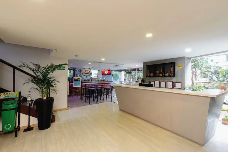 La 70 Laureles Condo Cold Ac - Medellin, Antioquia, Colombia
