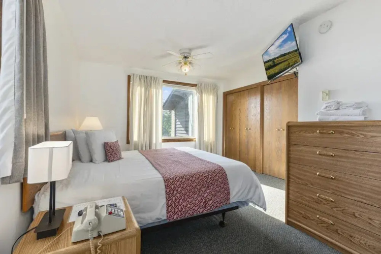 Pelican Lakes Motel - Breezy Point, MN