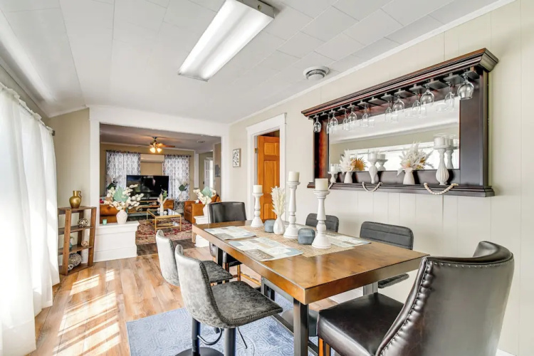 Walk To Lake Ontario & Parks! Lovely Apartment - Oswego, NY