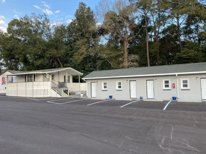 American Inn - Brent, FL