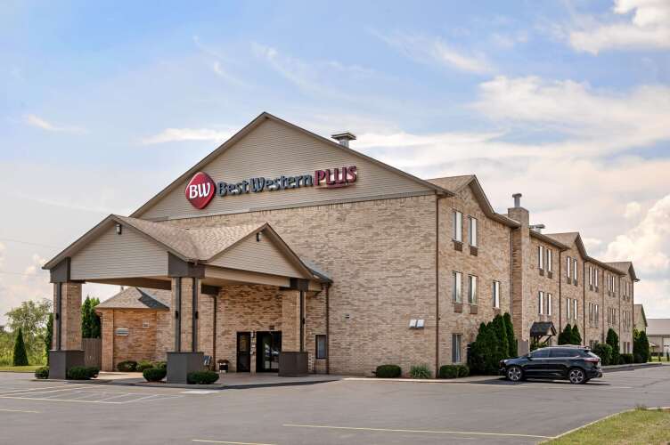 Best Western Plus Howe Inn - Sturgis, MI
