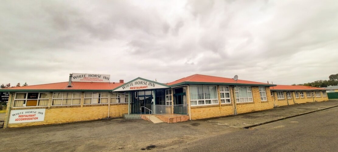 White Horse Inn Restaurant & Motel - Palmerston North