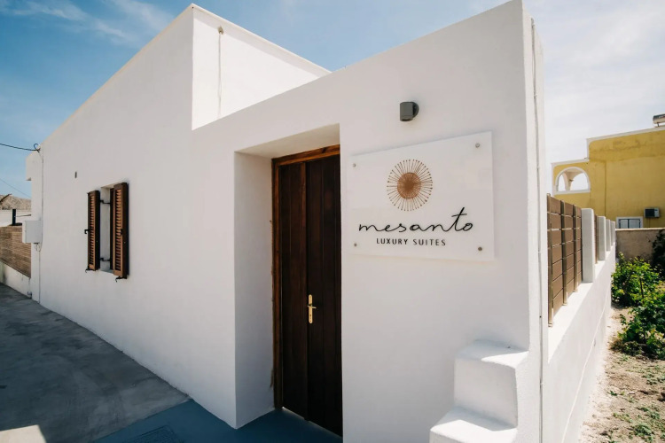 Mesanto Luxury Suites - Santorini