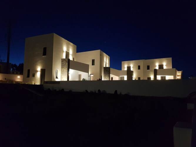 Mylithos Suites - Santorini