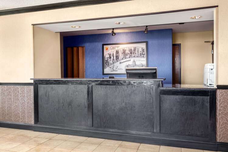 Super 8 By Wyndham Hanover - Hanover, PA
