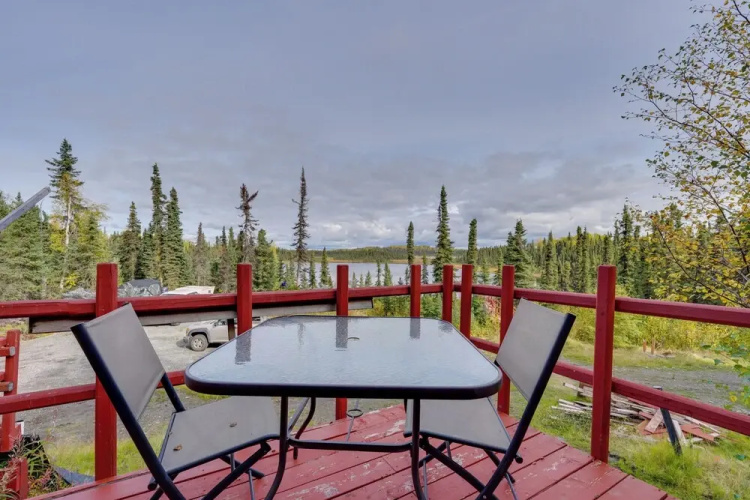 Ultimate Alaskan Retreat: Lakefront Soldotna Cabin - Soldotna, AK