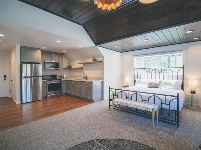 Harvey House - Idyllwild-Pine Cove, CA