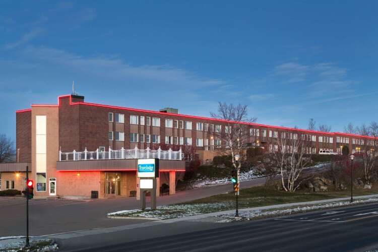 Travelodge By Wyndham Baie-comeau - Baie-Comeau