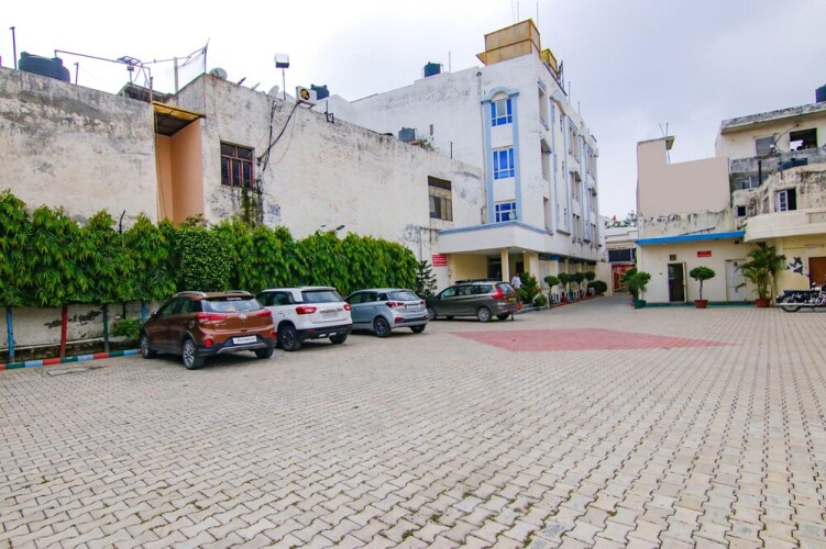 Fabhotel Jalandhar Corporate Suites - Jalandhar