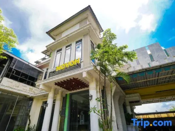 Novon Family Hotel By Tripletee - Malang