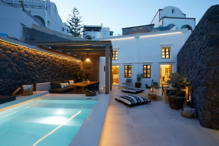 Floria Suites - Santorini