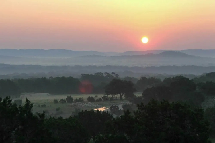 Quiet Utopia Cabin W/ Deck & Mountain Views! - Utopia, TX