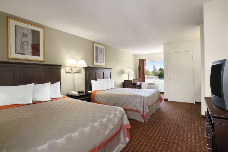 Days Inn & Suites By Wyndham Rancho Cordova - Rancho Cordova, CA