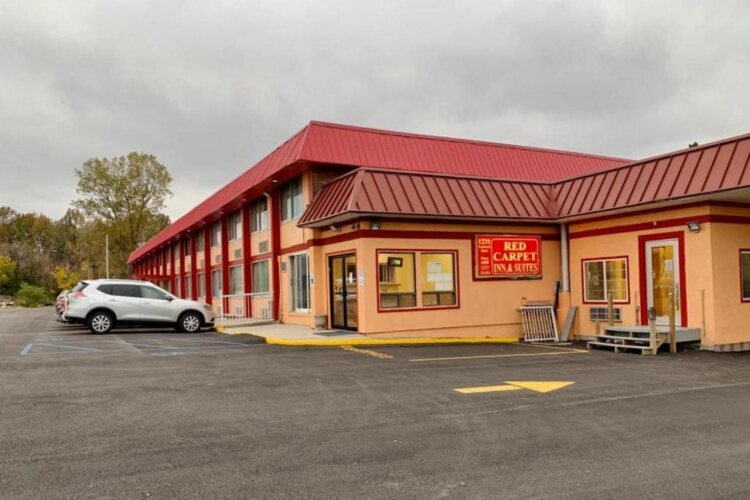 Red Carpet Inn & Suites Lima - Bluffton, OH