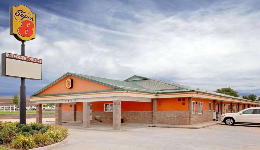 Super 8 By Wyndham Siloam Springs - Siloam Springs