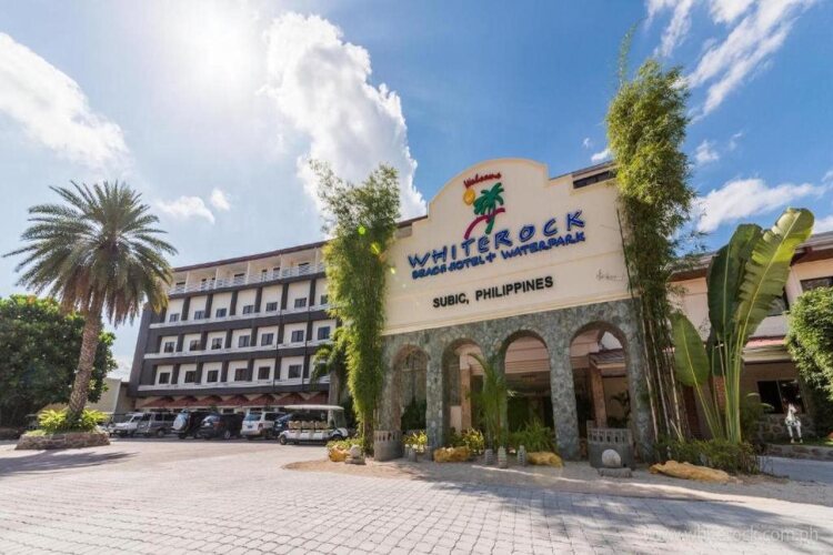 Whiterock Beach Hotel + Waterpark - Subic Bay Freeport Zone