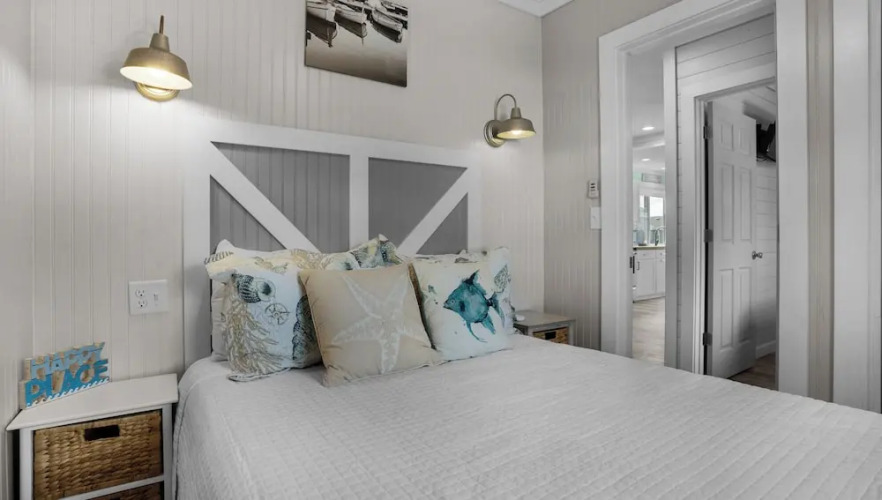 6 Minutes To The Gulf, Cute & Coastal Cottage: Sleeps 6 - Panama City Beach, FL