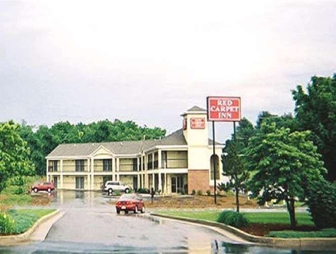 Red Carpet Inn Chambersburg - Chambersburg, PA