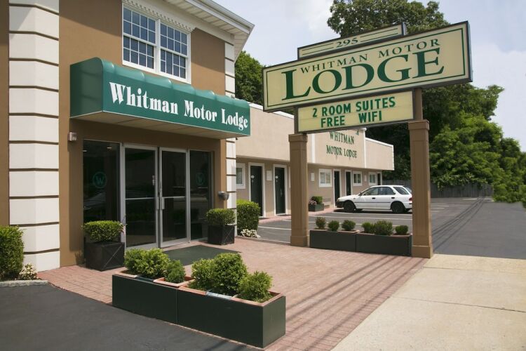 Whitman Motor Lodge - Northport, NY