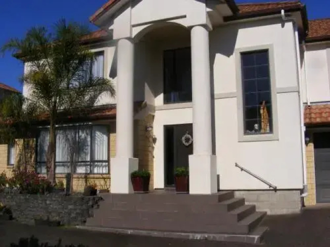 Howick Luxury Large Home - Waiheke Island