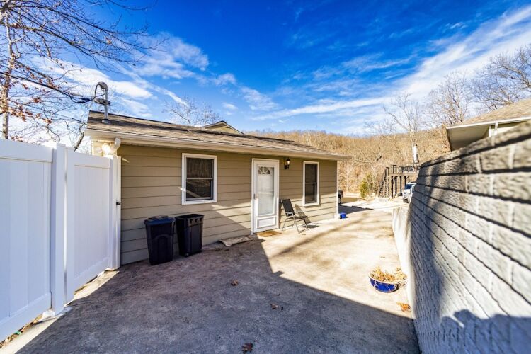 Little Bearcat Bungalow - Autumn Lake, Hillsboro