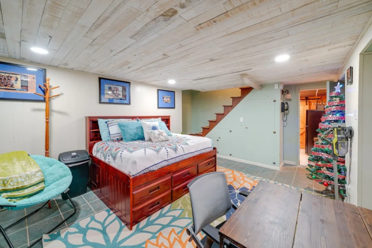 Beckley Studio W/ Private Hot Tub & Home Gym! - Beckley, WV
