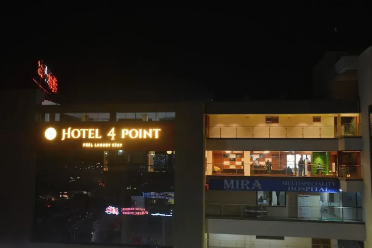 Hotel 4 Point - Ahmedabad