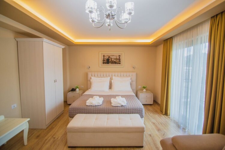 Christis Hotel Borova - Korçë