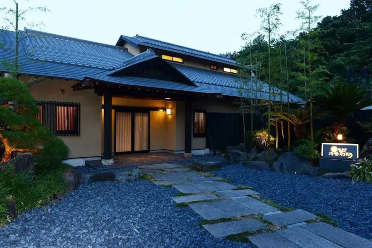 Ito Yukitei Kawana Bettei - Itō