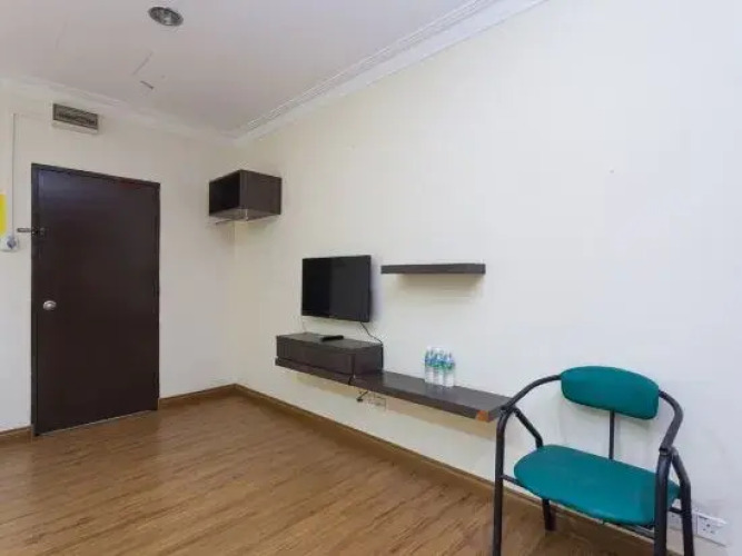 Oyo 43915 T P Hotel - 시티아완