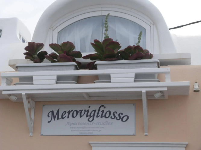 Merovigliosso Studios And Apts. - Santorini