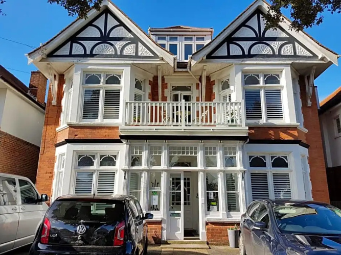 Beach Lodge - Bournemouth