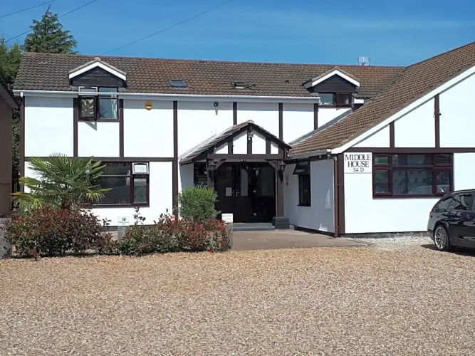 Middle House B And B - Coventry