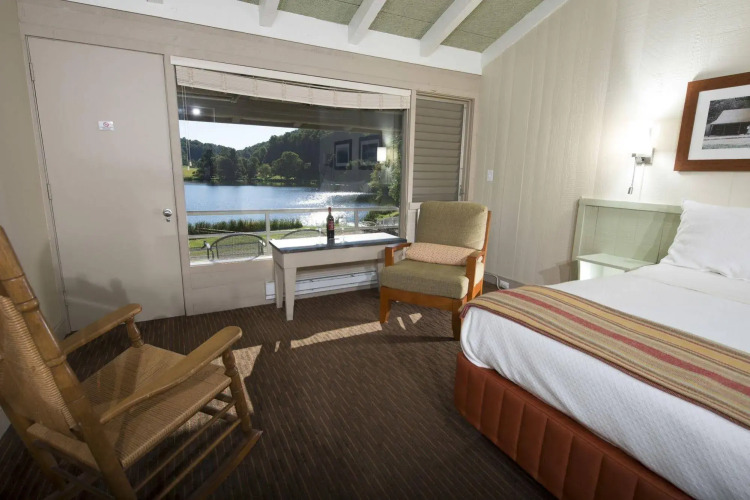 Peaks Of Otter Lodge - Virginia