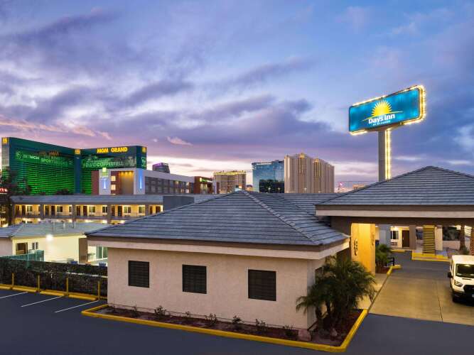 Days Inn By Wyndham Las Vegas Airport Near The Strip - Henderson