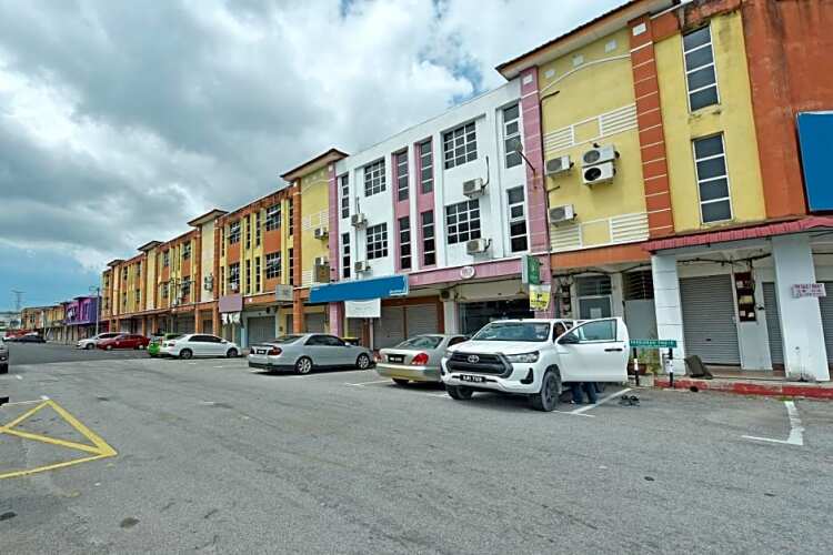 Oyo 90644 M Three Hotel - Lumut