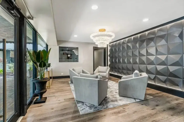 House At Phipps - Sandy Springs, GA