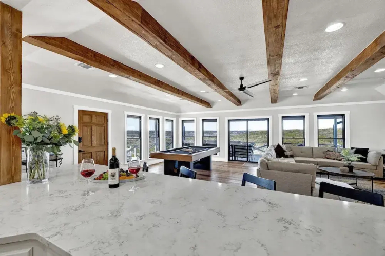 Hilltop Lux Haus With Infinitypool-hottub-pooltable - Fredericksburg, TX