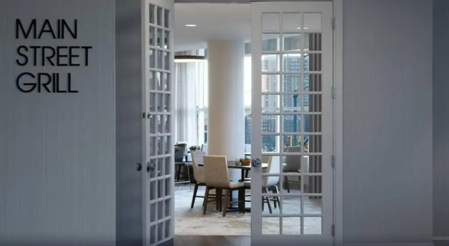 Kansas City Marriott Country Club Plaza - Kansas City, KS