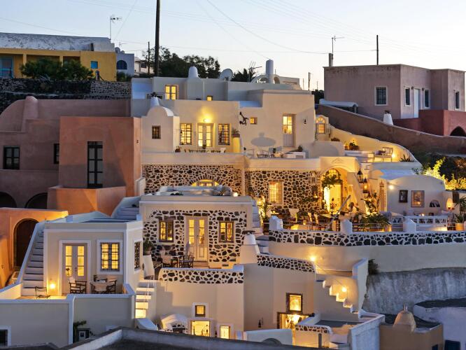 Heliophos Boutique Caves - Oia
