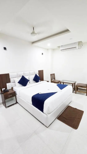 Hotel Skyland - Warangal