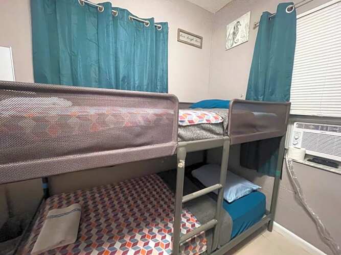Miami Vibes Hostel-like Shared Room - Miramar, FL