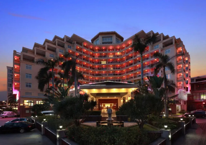 Golden Phoenix Sea View Hotel - Sanya