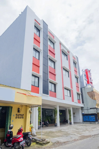 Oyo 317 New Legend Hotel - Makassar