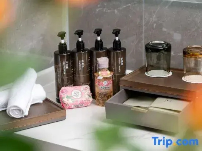 Rose Hotel (Nanyang Zhangheng Avenue Municipal Government Store) - Nanyang