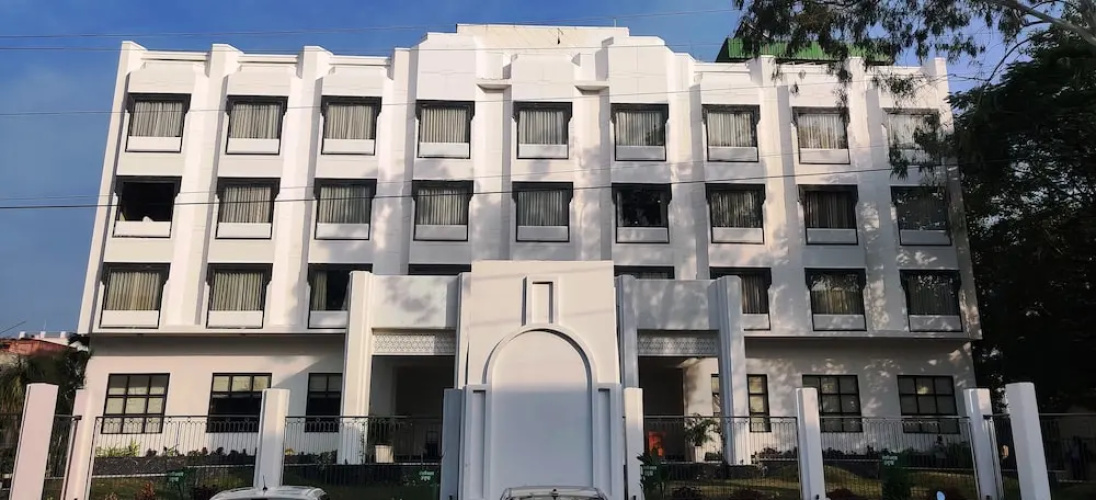 Golden Tulip Udaipur - Udaipur